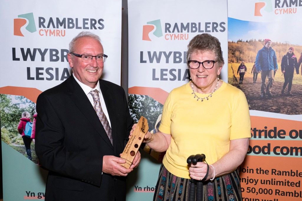 Ystalyfera volunteer wins award at national ceremony for efforts to improve local paths and ...