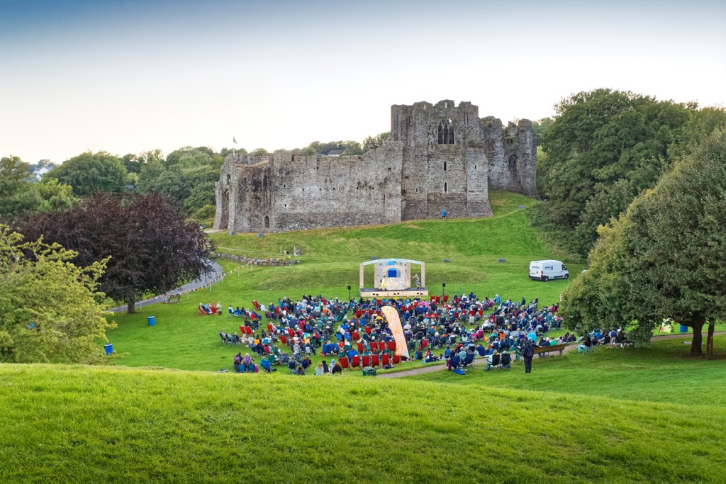 Outdoor Theatre returns to Oystermouth Castle - Swansea Bay News