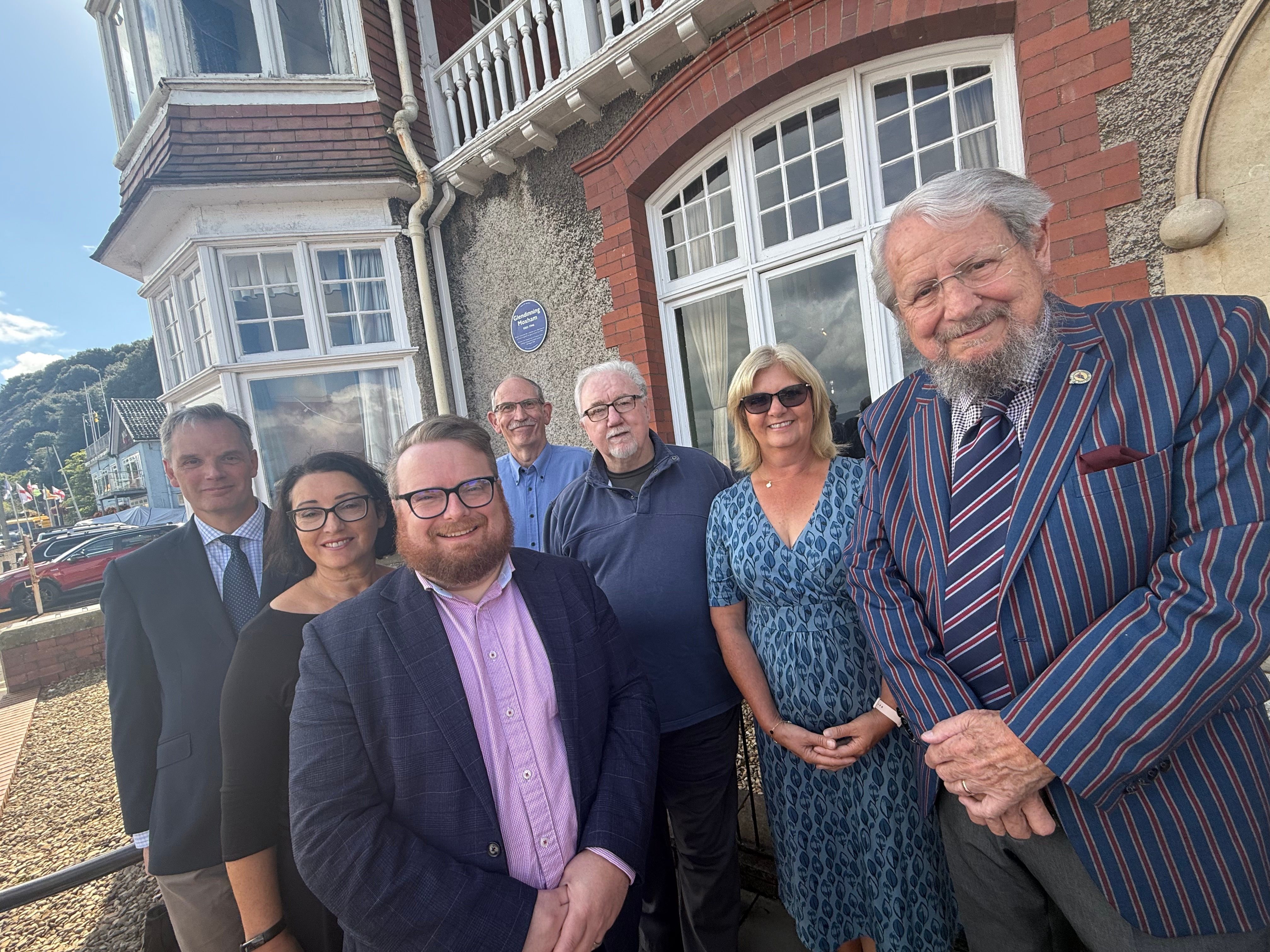 Blue plaque celebrates architect behind some of Swansea’s most ...