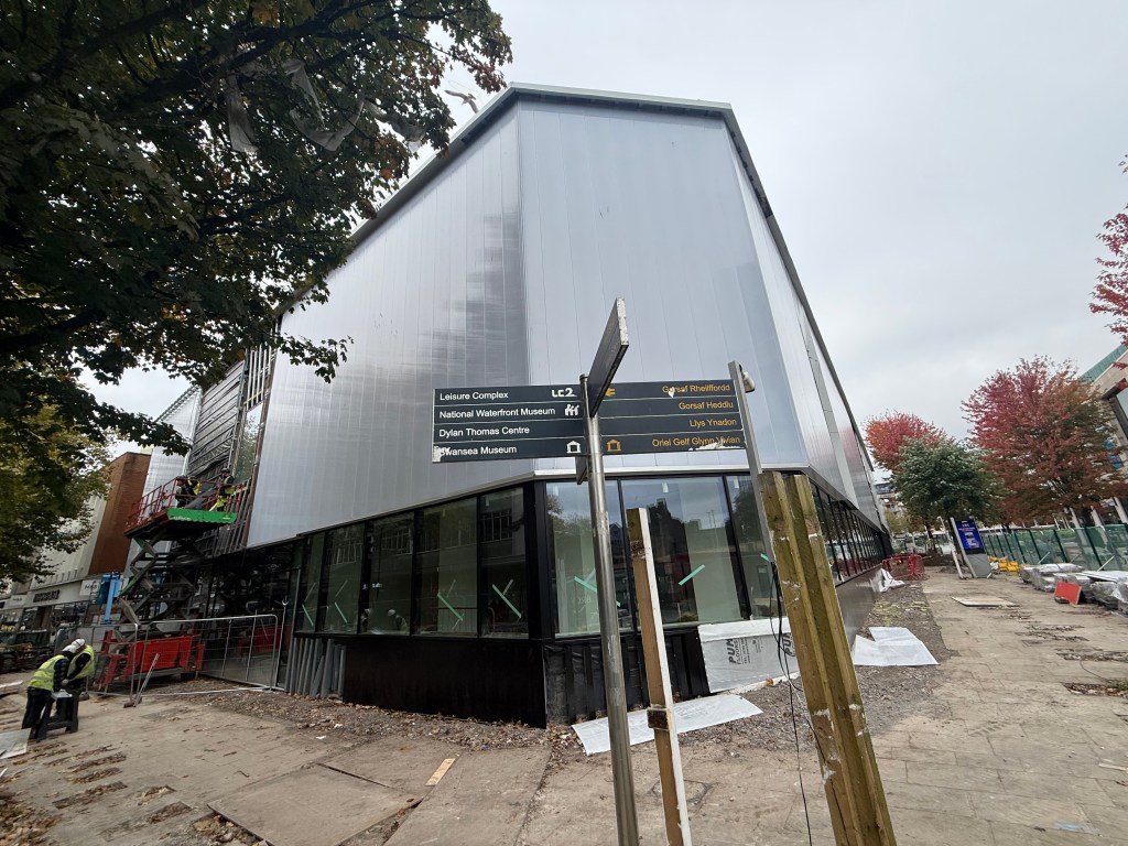Housing services set to join Y Storfa community hub in city centre ...