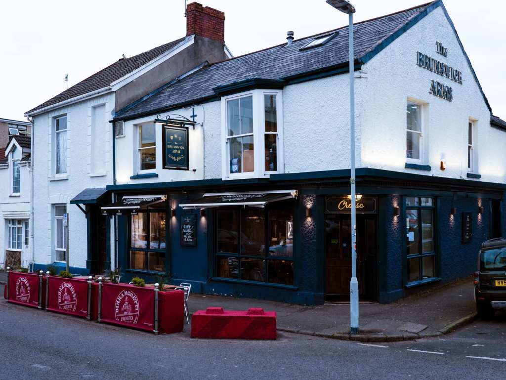 Petition launched as locals boycott The Brunswick Arms over far‑right ...