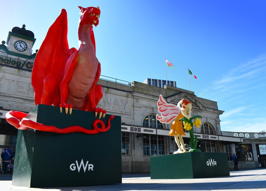 FAIRIES LAND IN SWANSEA: Magical statue unveiled at station to bring ...