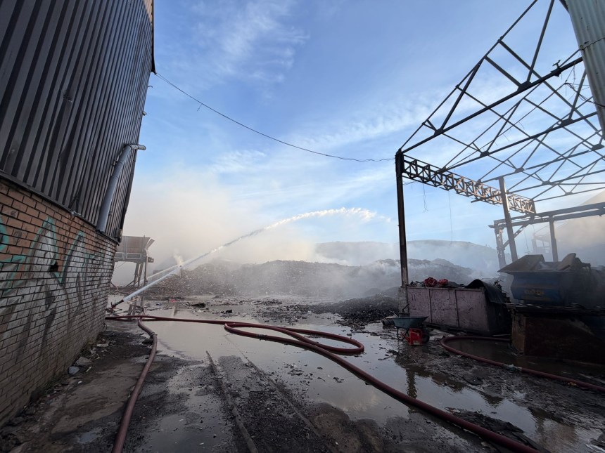 PORT TALBOT: Fire crews still battling Dock Road blaze this morning as ...